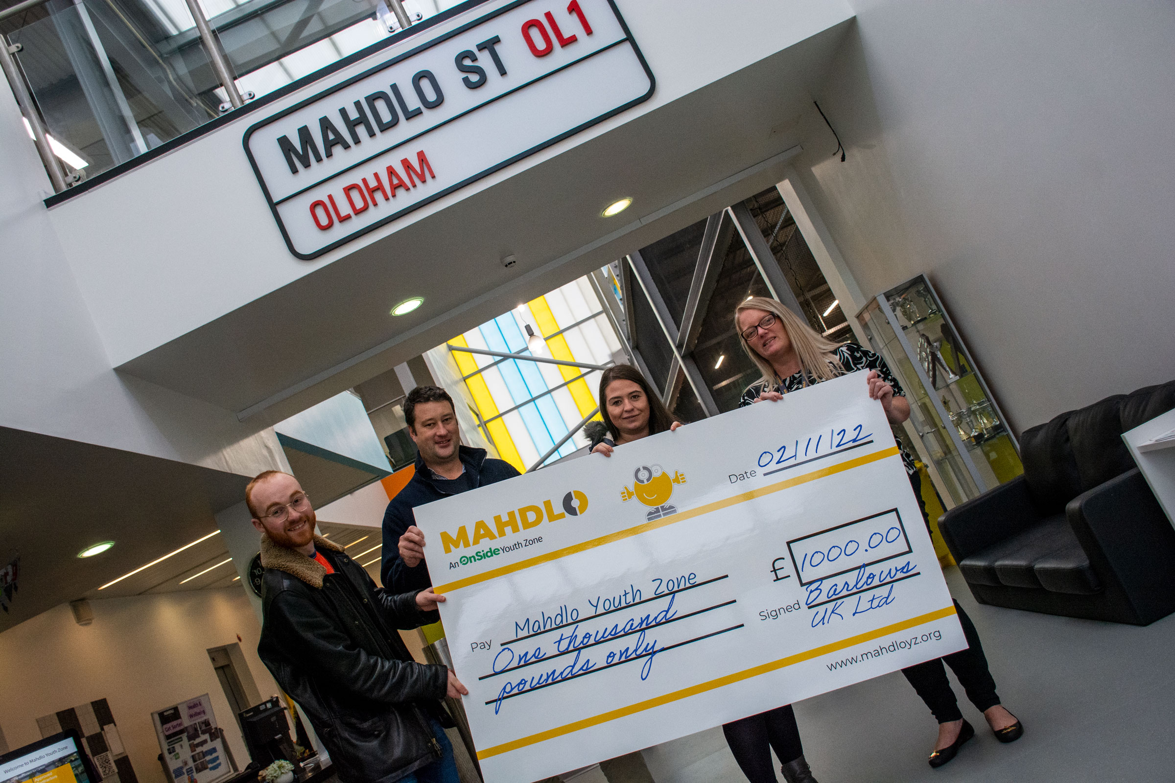 Barlows_Mahdlo cheque presentation - Barlows